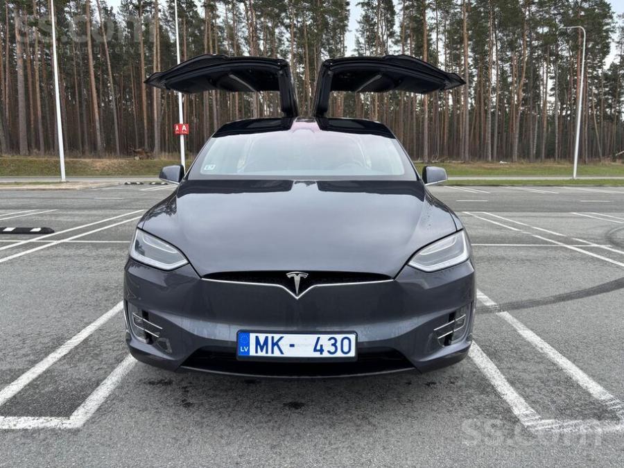 Grey Tesla Model X 2018 in Ogre, with an engine capacity of 0.00 L and mileage of 180 thousand km for 24000 €, photo 19 on AUTOMOTO.COM.LV