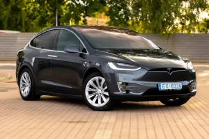 Pelēks Tesla Model X 2018 Jelgava, ar dzinēja tilpumu 0.00 L un nobraukumu 167 tūkst. km par 31000 €, foto 3 vietnē AUTOMOTO.COM.LV