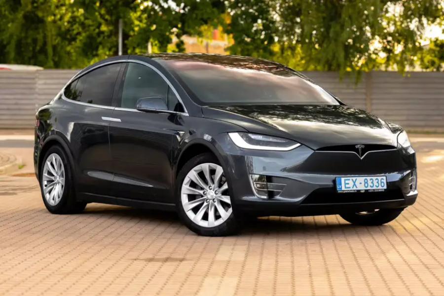 Pelēks Tesla Model X 2018 Jelgava, ar dzinēja tilpumu 0.00 L un nobraukumu 167 tūkst. km par 31000 €, foto 3 vietnē AUTOMOTO.COM.LV