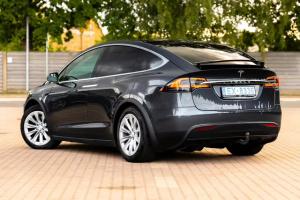 Pelēks Tesla Model X 2018 Jelgava, ar dzinēja tilpumu 0.00 L un nobraukumu 167 tūkst. km par 31000 €, foto 5 vietnē AUTOMOTO.COM.LV