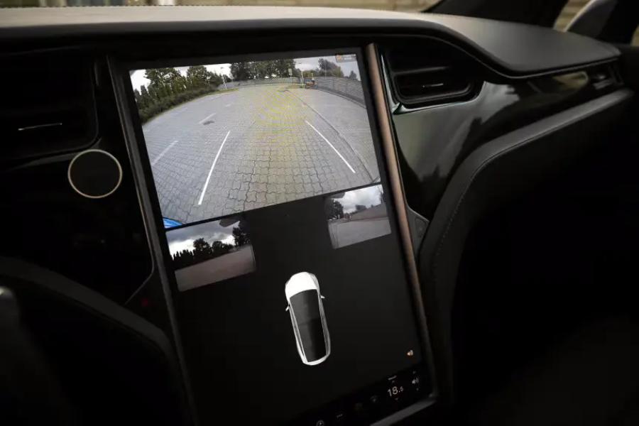 Pelēks Tesla Model X 2018 Jelgava, ar dzinēja tilpumu 0.00 L un nobraukumu 167 tūkst. km par 31000 €, foto 19 vietnē AUTOMOTO.COM.LV