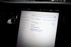 Pelēks Tesla Model X 2018 Jelgava, ar dzinēja tilpumu 0.00 L un nobraukumu 167 tūkst. km par 31000 €, foto 20 vietnē AUTOMOTO.COM.LV