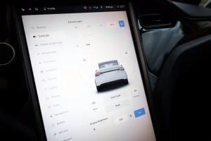 Pelēks Tesla Model X 2018 Jelgava, ar dzinēja tilpumu 0.00 L un nobraukumu 167 tūkst. km par 31000 €, foto 21 vietnē AUTOMOTO.COM.LV