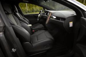 Pelēks Tesla Model X 2018 Jelgava, ar dzinēja tilpumu 0.00 L un nobraukumu 167 tūkst. km par 31000 €, foto 24 vietnē AUTOMOTO.COM.LV