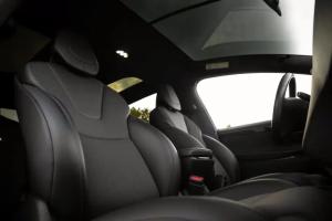 Pelēks Tesla Model X 2018 Jelgava, ar dzinēja tilpumu 0.00 L un nobraukumu 167 tūkst. km par 31000 €, foto 25 vietnē AUTOMOTO.COM.LV