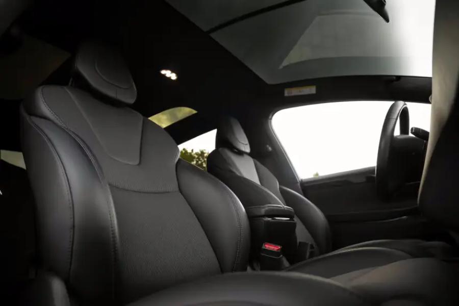 Pelēks Tesla Model X 2018 Jelgava, ar dzinēja tilpumu 0.00 L un nobraukumu 167 tūkst. km par 31000 €, foto 25 vietnē AUTOMOTO.COM.LV