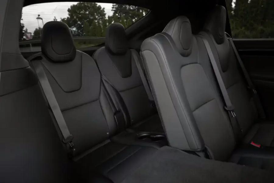 Pelēks Tesla Model X 2018 Jelgava, ar dzinēja tilpumu 0.00 L un nobraukumu 167 tūkst. km par 31000 €, foto 26 vietnē AUTOMOTO.COM.LV