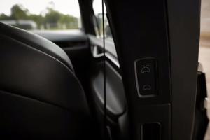Pelēks Tesla Model X 2018 Jelgava, ar dzinēja tilpumu 0.00 L un nobraukumu 167 tūkst. km par 31000 €, foto 27 vietnē AUTOMOTO.COM.LV