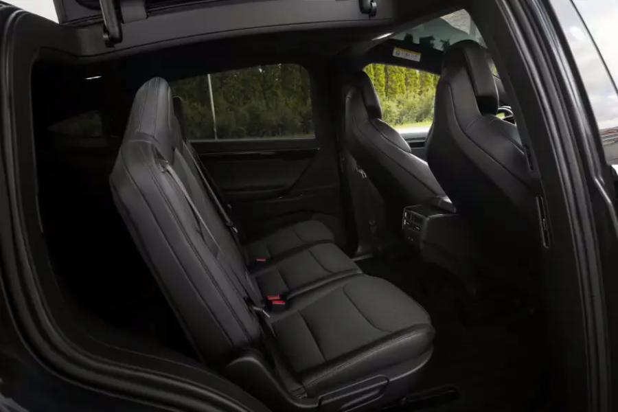 Pelēks Tesla Model X 2018 Jelgava, ar dzinēja tilpumu 0.00 L un nobraukumu 167 tūkst. km par 31000 €, foto 29 vietnē AUTOMOTO.COM.LV