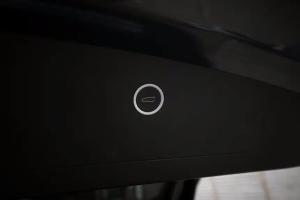 Pelēks Tesla Model X 2018 Jelgava, ar dzinēja tilpumu 0.00 L un nobraukumu 167 tūkst. km par 31000 €, foto 31 vietnē AUTOMOTO.COM.LV