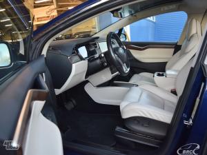 Pelēks Tesla Model X 2017 Rīga, ar dzinēja tilpumu 0.00 L un nobraukumu 68 tūkst. km par 38900 €, foto 3 vietnē AUTOMOTO.COM.LV