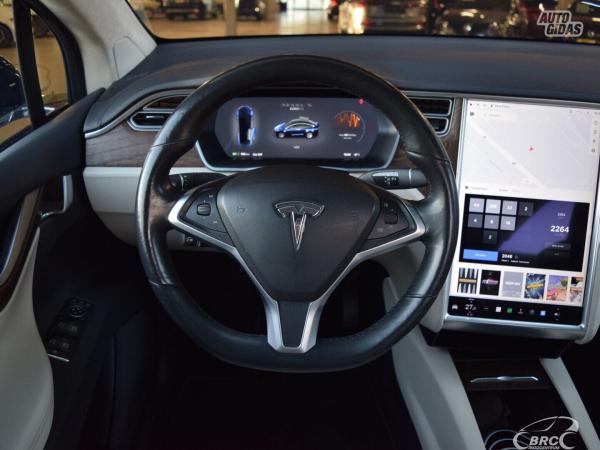 Grey Tesla Model X 2017 in Riga, with an engine capacity of 0.00 L and mileage of 68 thousand km for 38900 €, photo 10 on AUTOMOTO.COM.LV