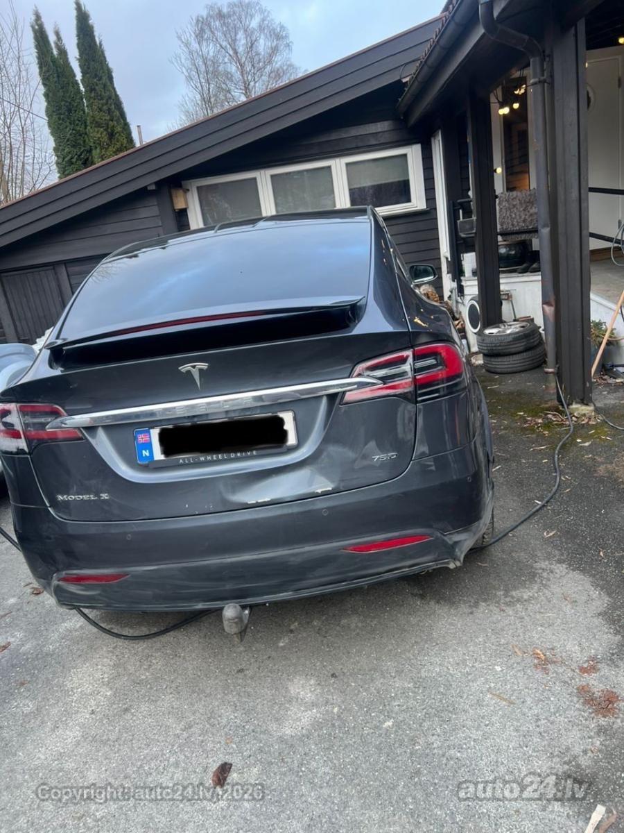 Pelēks Tesla Model X 2018 Tallina, ar dzinēja tilpumu 0.00 L un nobraukumu 226 tūkst. km par 13900 €, foto 8 vietnē AUTOMOTO.COM.LV