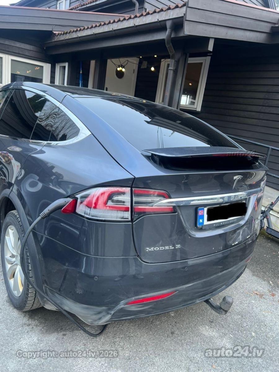 Pelēks Tesla Model X 2018 Tallina, ar dzinēja tilpumu 0.00 L un nobraukumu 226 tūkst. km par 13900 €, foto 9 vietnē AUTOMOTO.COM.LV