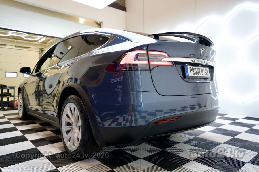 Grey Tesla Model X 2020 in Tallinn, with an engine capacity of 0.00 L and mileage of 125 thousand km for 34990 €, photo 7 on AUTOMOTO.COM.LV