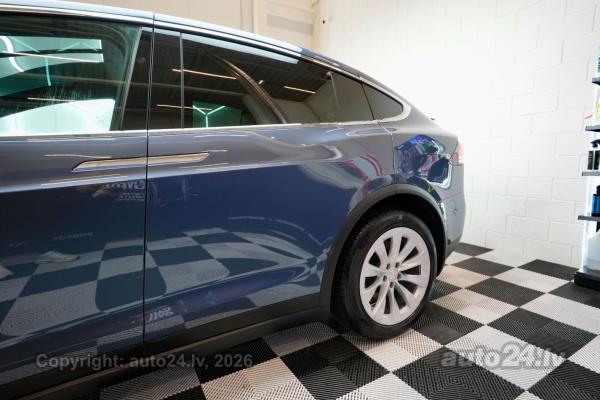 Tesla Model X 2020 Tallina vietnē Pelēks Tesla Model X 2020 Tallina, ar dzinēja tilpumu 0.00 L un nobraukumu 125 tūkst. km par 34990 €, foto 8 vietnē AUTOMOTO.COM.LV