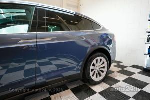 Grey Tesla Model X 2020 in Tallinn, with an engine capacity of 0.00 L and mileage of 125 thousand km for 34990 €, photo 8 on AUTOMOTO.COM.LV