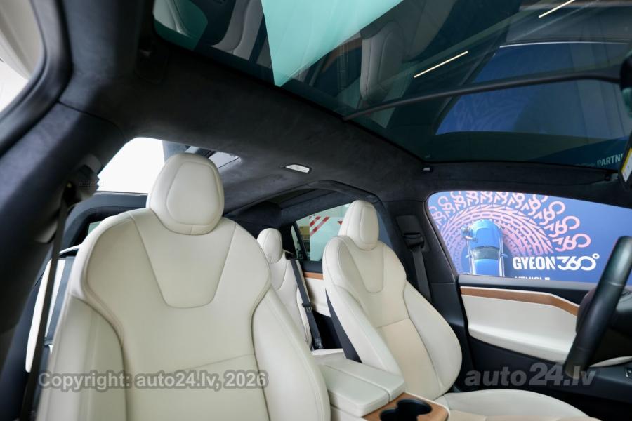 Grey Tesla Model X 2020 in Tallinn, with an engine capacity of 0.00 L and mileage of 125 thousand km for 34990 €, photo 15 on AUTOMOTO.COM.LV
