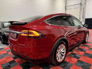 Red Tesla Model X 2016 in Vilnius, with an engine capacity of 0.00 L and mileage of 98 thousand km for 22999 €, photo 4 on AUTOMOTO.COM.LV