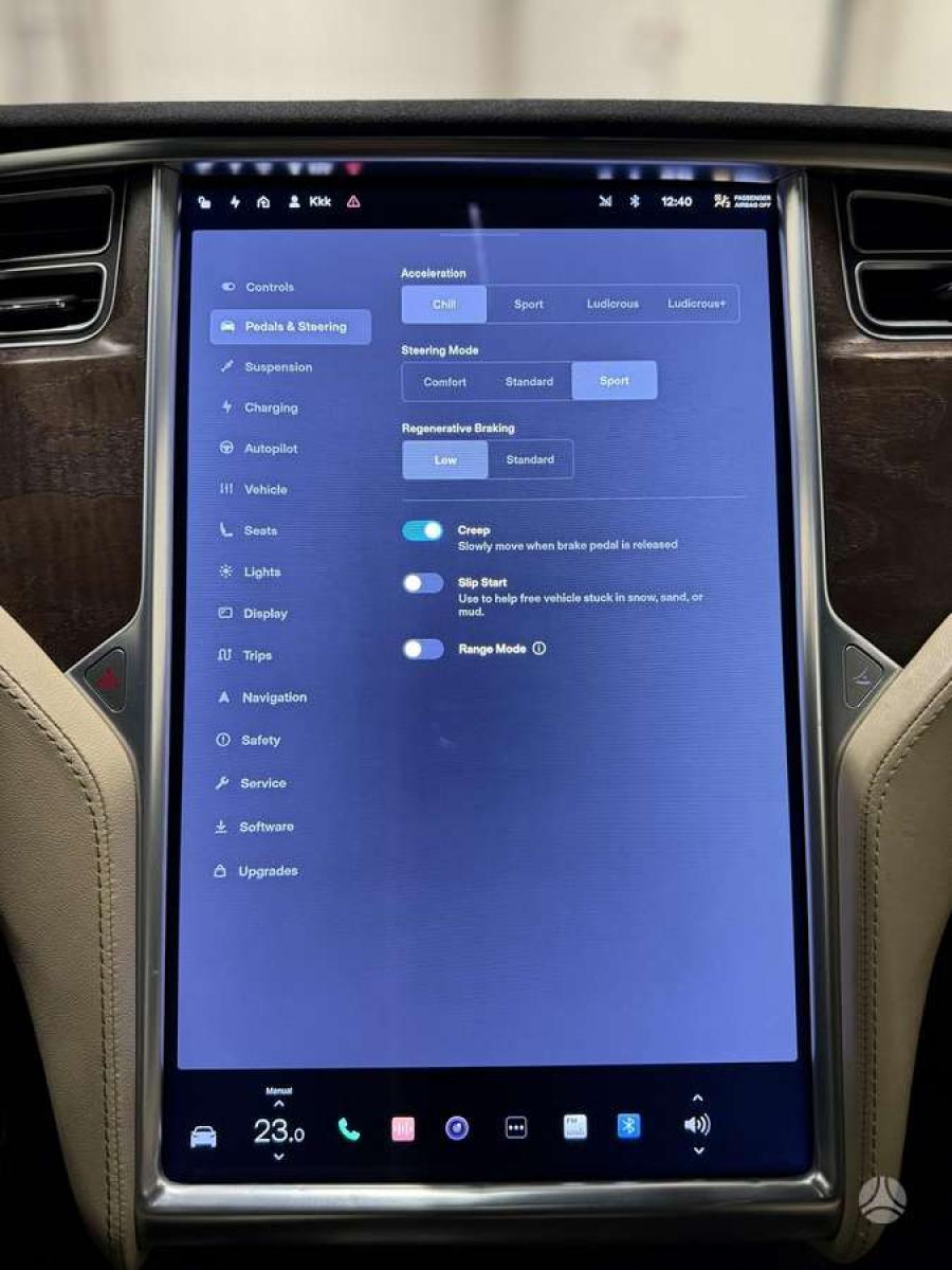 Sarkans Tesla Model X 2016 Viļņa, ar dzinēja tilpumu 0.00 L un nobraukumu 98 tūkst. km par 21000 €, foto 19 vietnē AUTOMOTO.COM.LV