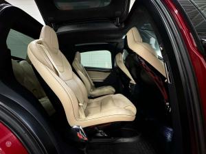 Red Tesla Model X 2016 in Vilnius, with an engine capacity of 0.00 L and mileage of 106 thousand km for 20000 €, photo 28 on AUTOMOTO.COM.LV