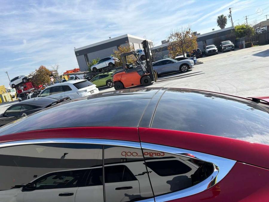 Red Tesla Model X 2016 in Kaunas, with an engine capacity of 0.00 L and mileage of 161 thousand km for 9999 €, photo 12 on AUTOMOTO.COM.LV