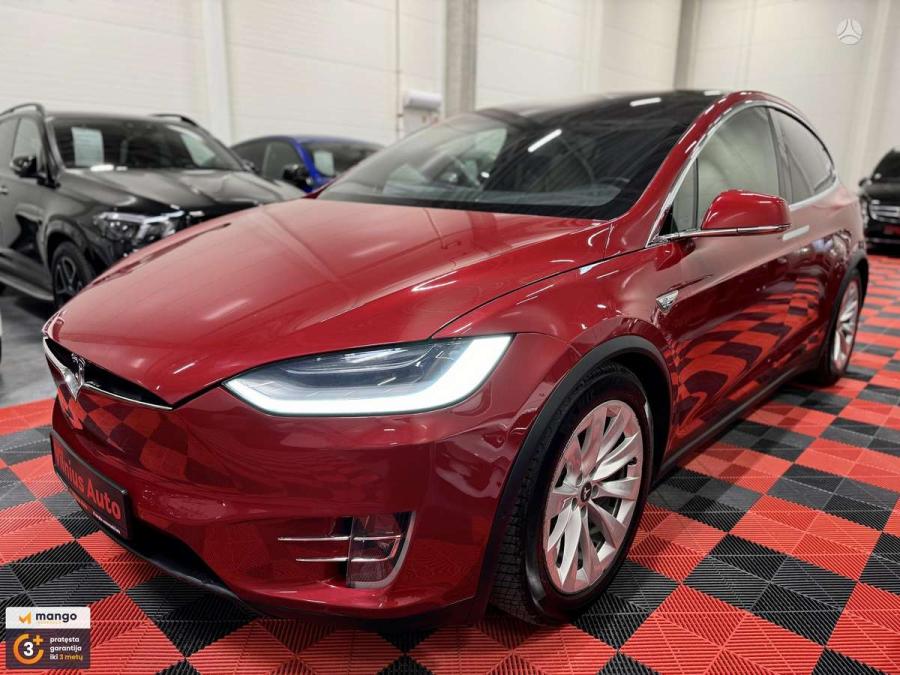 Red Tesla Model X 2016 in Vilnius, with an engine capacity of 0.00 L and mileage of 106 thousand km for 19890 €, photo 1 on AUTOMOTO.COM.LV