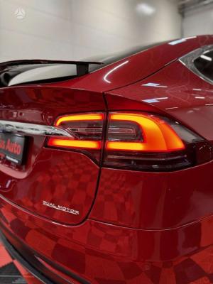 Red Tesla Model X 2016 in Vilnius, with an engine capacity of 0.00 L and mileage of 106 thousand km for 19890 €, photo 10 on AUTOMOTO.COM.LV