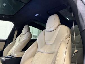 Red Tesla Model X 2016 in Vilnius, with an engine capacity of 0.00 L and mileage of 106 thousand km for 19890 €, photo 12 on AUTOMOTO.COM.LV