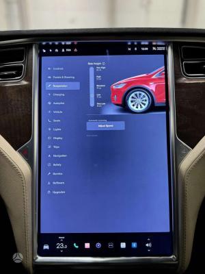 Red Tesla Model X 2016 in Vilnius, with an engine capacity of 0.00 L and mileage of 106 thousand km for 19890 €, photo 22 on AUTOMOTO.COM.LV
