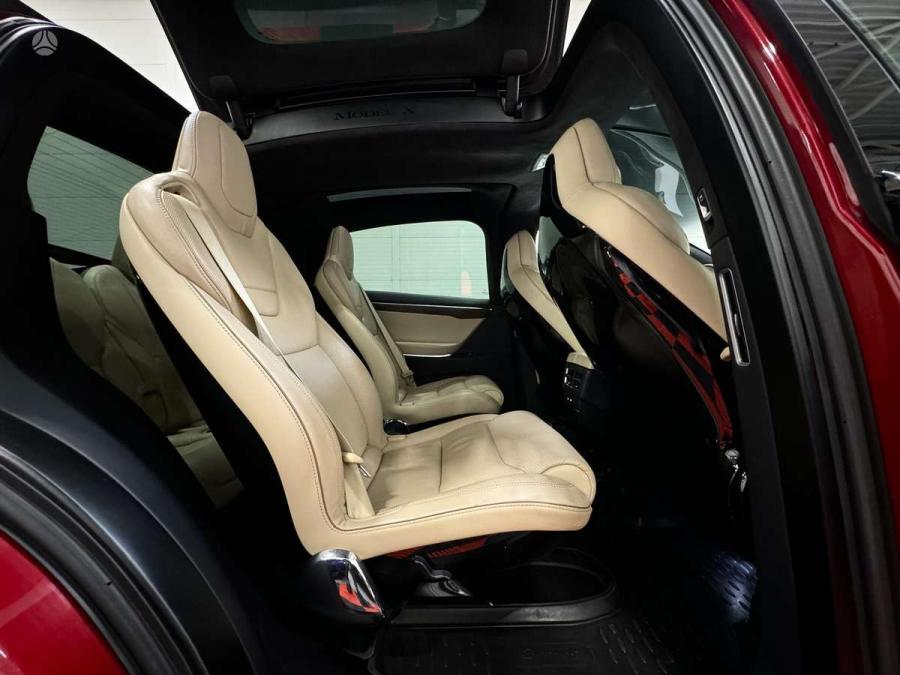 Red Tesla Model X 2016 in Vilnius, with an engine capacity of 0.00 L and mileage of 106 thousand km for 19890 €, photo 28 on AUTOMOTO.COM.LV