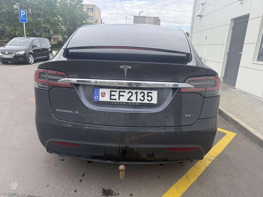 Sarkans Tesla Model X 2018 Kauņa, ar dzinēja tilpumu 0.00 L un nobraukumu 244 tūkst. km par 17300 €, foto 3 vietnē AUTOMOTO.COM.LV