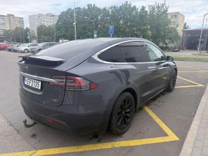 Sarkans Tesla Model X 2018 Kauņa, ar dzinēja tilpumu 0.00 L un nobraukumu 244 tūkst. km par 17300 €, foto 4 vietnē AUTOMOTO.COM.LV