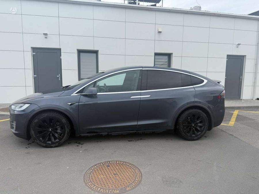 Sarkans Tesla Model X 2018 Kauņa, ar dzinēja tilpumu 0.00 L un nobraukumu 244 tūkst. km par 17300 €, foto 9 vietnē AUTOMOTO.COM.LV