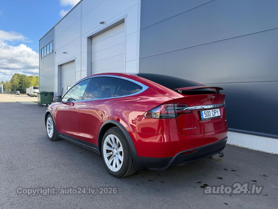 Sarkans Tesla Model X 2016 Pērnava, ar dzinēja tilpumu 0.00 L un nobraukumu 164 tūkst. km par 23999 €, foto 4 vietnē AUTOMOTO.COM.LV