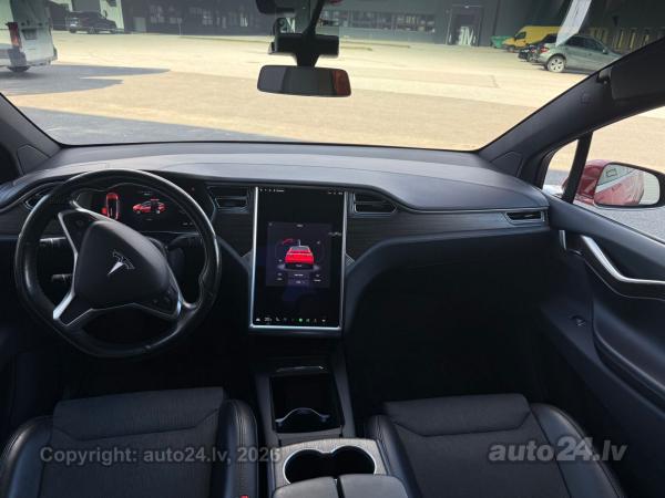 Тесла Модель X 2016 в Пярну на AUTOMOTO.COM.LV Красный Тесла Модель X 2016 в Пярну, объемом двигателя 0.00 л и пробегом 164 тыс. км за 23999 €, фото 8 на AUTOMOTO.COM.LV
