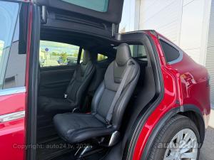Sarkans Tesla Model X 2016 Pērnava, ar dzinēja tilpumu 0.00 L un nobraukumu 164 tūkst. km par 23999 €, foto 9 vietnē AUTOMOTO.COM.LV