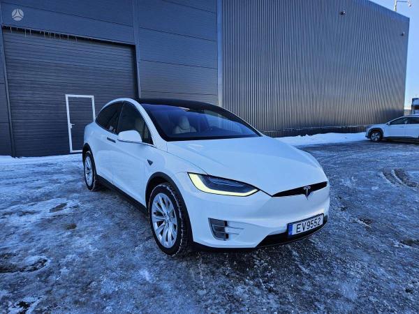 White Tesla Model X 2016 in Kaunas, with an engine capacity of 0.00 L and mileage of 173 thousand km for 12400 €, photo 1 on AUTOMOTO.COM.LV