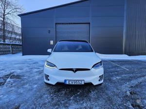 Balts Tesla Model X 2016 Kauņa, ar dzinēja tilpumu 0.00 L un nobraukumu 173 tūkst. km par 12400 €, foto 2 vietnē AUTOMOTO.COM.LV