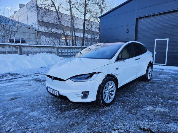 Balts Tesla Model X 2016 Kauņa, ar dzinēja tilpumu 0.00 L un nobraukumu 173 tūkst. km par 12400 €, foto 3 vietnē AUTOMOTO.COM.LV