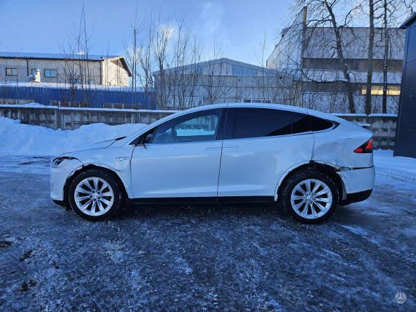 Balts Tesla Model X 2016 Kauņa, ar dzinēja tilpumu 0.00 L un nobraukumu 173 tūkst. km par 12400 €, foto 4 vietnē AUTOMOTO.COM.LV