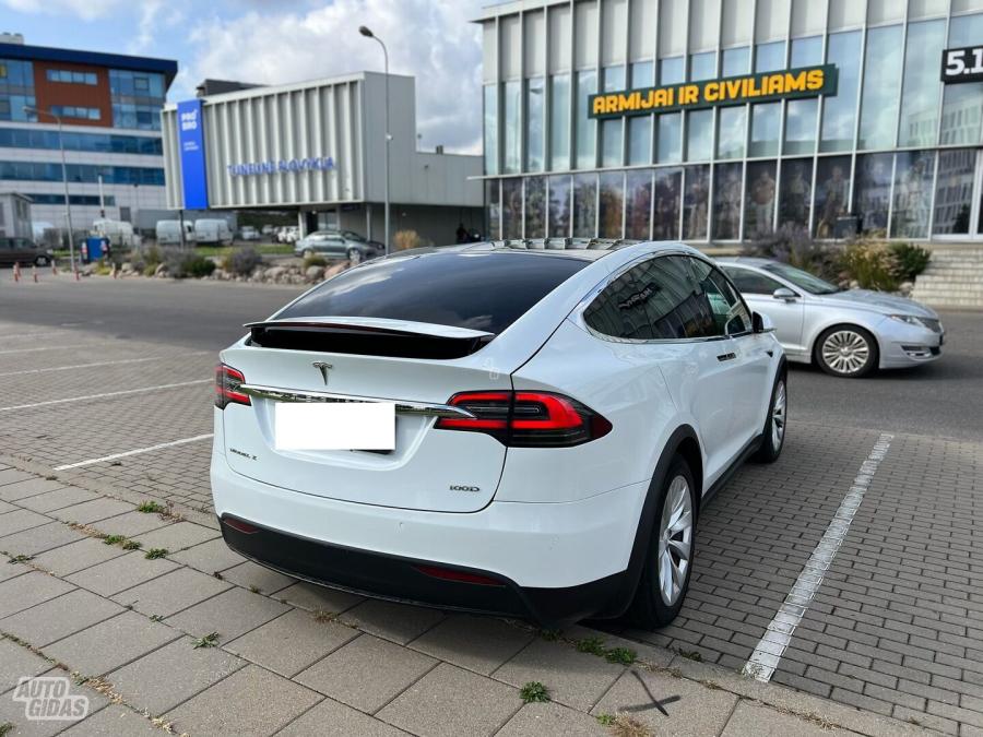 Balts Tesla Model X 2017 Viļņa, ar dzinēja tilpumu 0.00 L un nobraukumu 145 tūkst. km par 28500 €, foto 5 vietnē AUTOMOTO.COM.LV