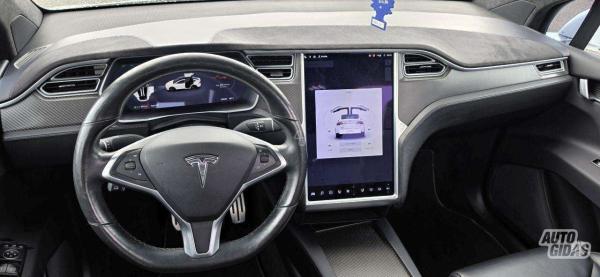 White Tesla Model X 2017 in Siauliai, with an engine capacity of 0.00 L and mileage of 164 thousand km for 31900 €, photo 8 on AUTOMOTO.COM.LV