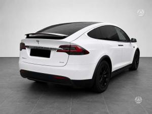 Balts Tesla Model X 2017 Viļņa, ar dzinēja tilpumu 0.00 L un nobraukumu 88 tūkst. km par 21900 €, foto 3 vietnē AUTOMOTO.COM.LV