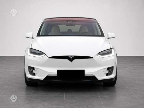 White Tesla Model X 2017 in Vilnius, with an engine capacity of 0.00 L and mileage of 88 thousand km for 21900 €, photo 5 on AUTOMOTO.COM.LV