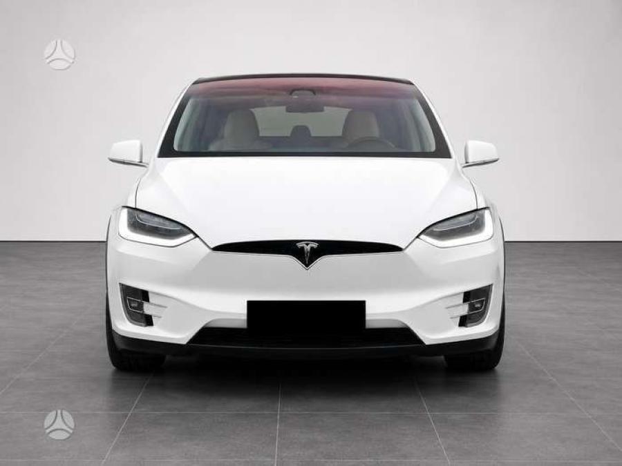 Balts Tesla Model X 2017 Viļņa, ar dzinēja tilpumu 0.00 L un nobraukumu 88 tūkst. km par 21900 €, foto 5 vietnē AUTOMOTO.COM.LV
