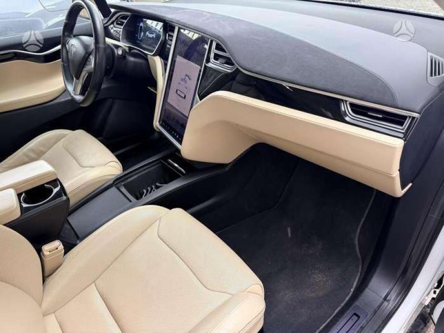 Balts Tesla Model X 2017 Viļņa, ar dzinēja tilpumu 0.00 L un nobraukumu 88 tūkst. km par 21900 €, foto 8 vietnē AUTOMOTO.COM.LV