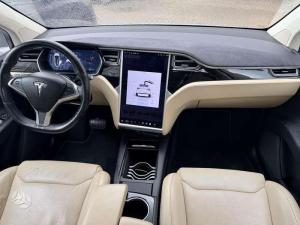Balts Tesla Model X 2017 Viļņa, ar dzinēja tilpumu 0.00 L un nobraukumu 88 tūkst. km par 21900 €, foto 10 vietnē AUTOMOTO.COM.LV