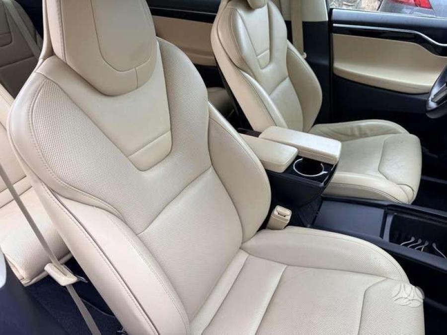 Balts Tesla Model X 2017 Viļņa, ar dzinēja tilpumu 0.00 L un nobraukumu 88 tūkst. km par 21900 €, foto 15 vietnē AUTOMOTO.COM.LV