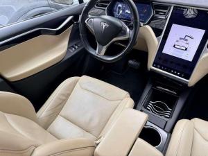 Balts Tesla Model X 2017 Viļņa, ar dzinēja tilpumu 0.00 L un nobraukumu 88 tūkst. km par 21900 €, foto 16 vietnē AUTOMOTO.COM.LV